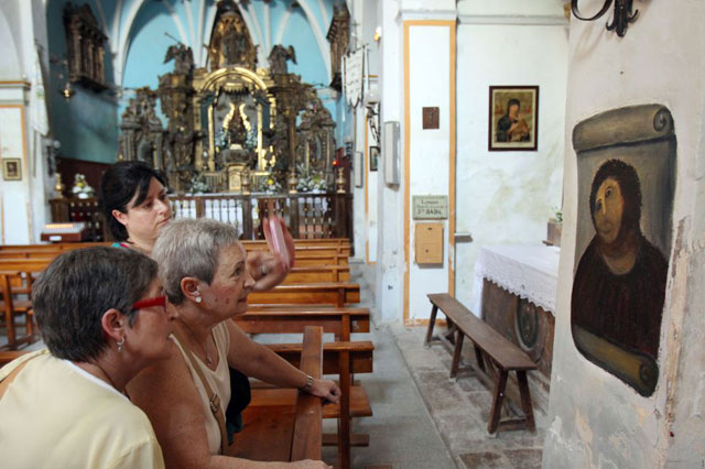 Tourists Line Up to Visit Beast Jesus