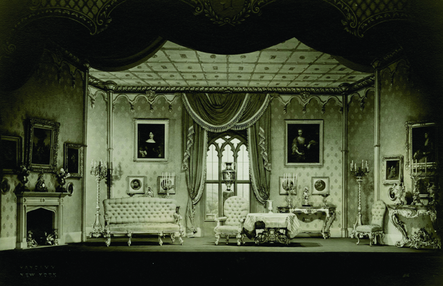 Stunning Photographs of Early 20th Century Theater in New York