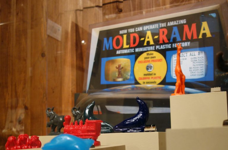 Mold-A-Rama: An Affordable Art Machine That's Survived Half a Century