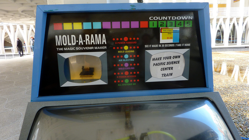 Mold-A-Rama: An Affordable Art Machine That's Survived Half a Century