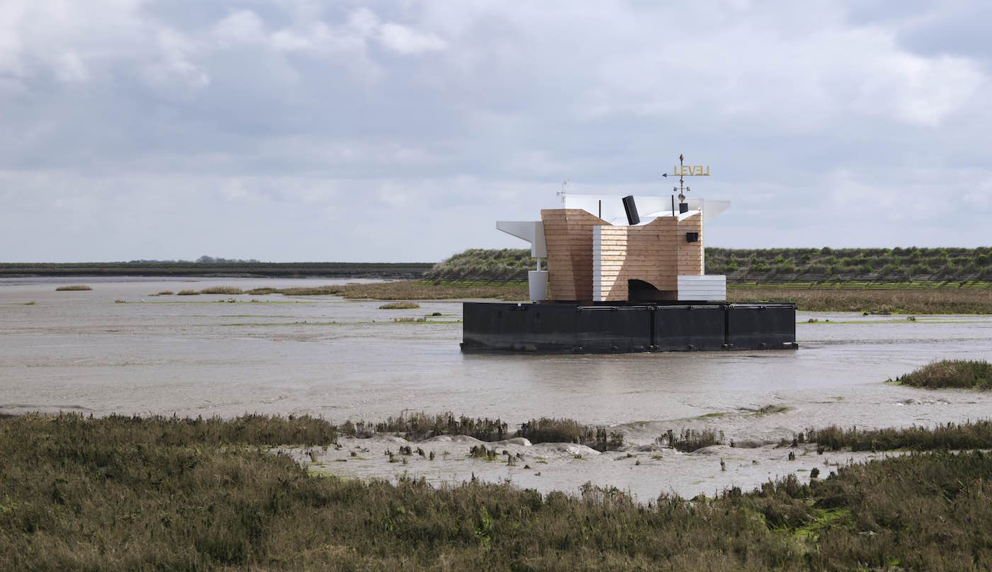 A Floating House that Responds to Its Environment