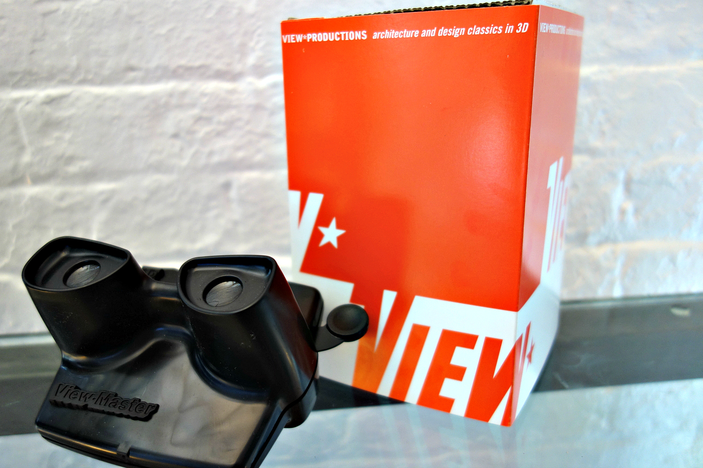 Using a Retro View-Master to See Modernist Architecture in 3D