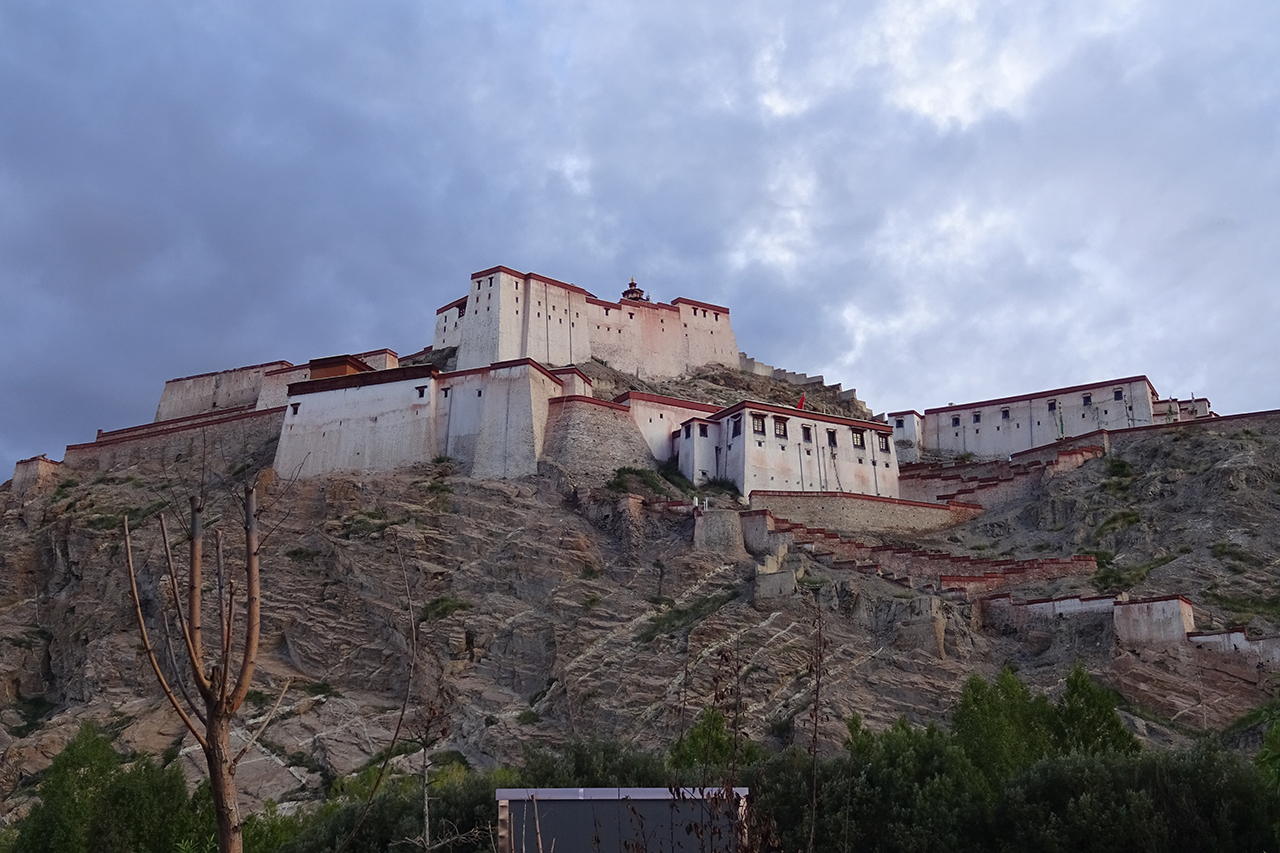 Conjuring a Piece of the Earth by Its Outline