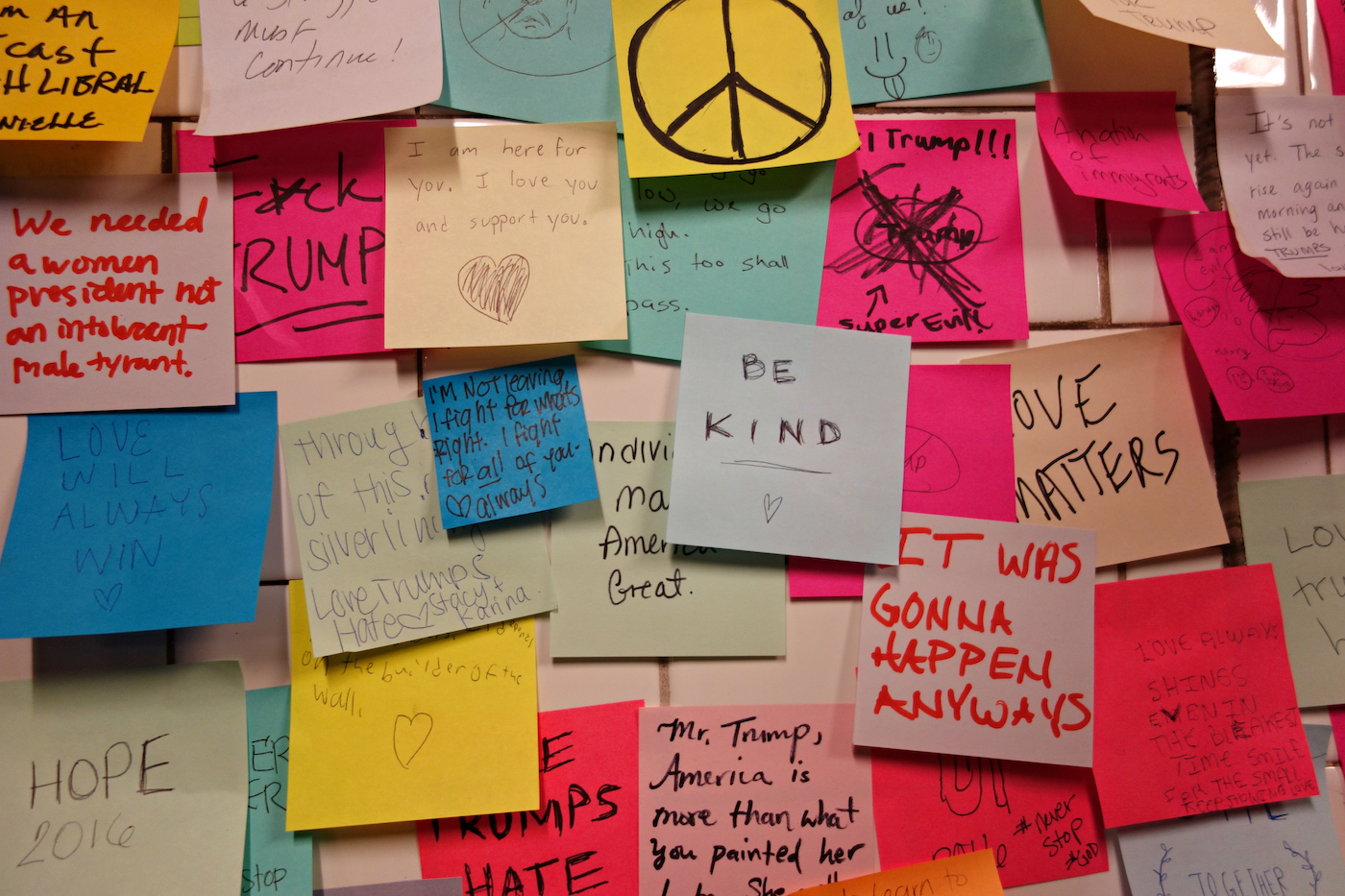 An Artist’s Sticky-Note Project Spreads Post-Election Solidarity