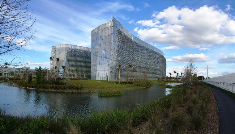 Did an Ursula von Rydingsvard Sculpture Really Make 17 FBI Agents Sick?
