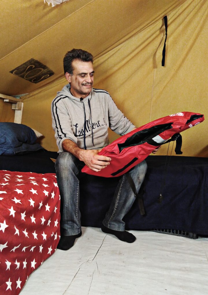 Drawing Refugees' Stories on Life Jackets