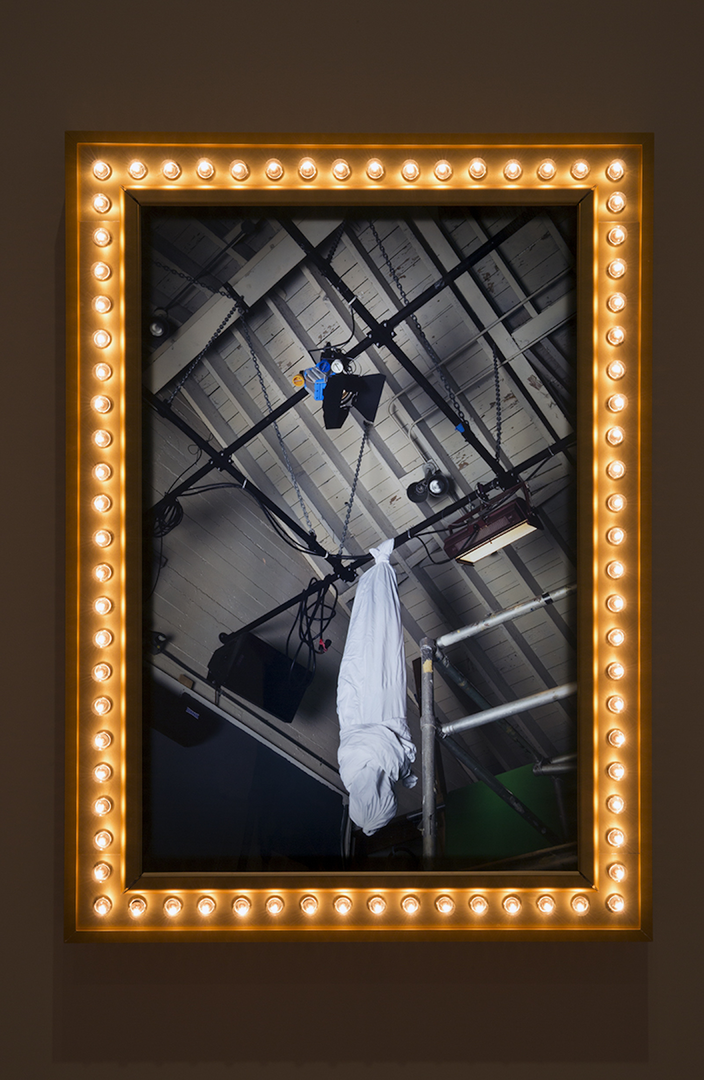 Bringing the Theatricality of Magic and Comedy to Art