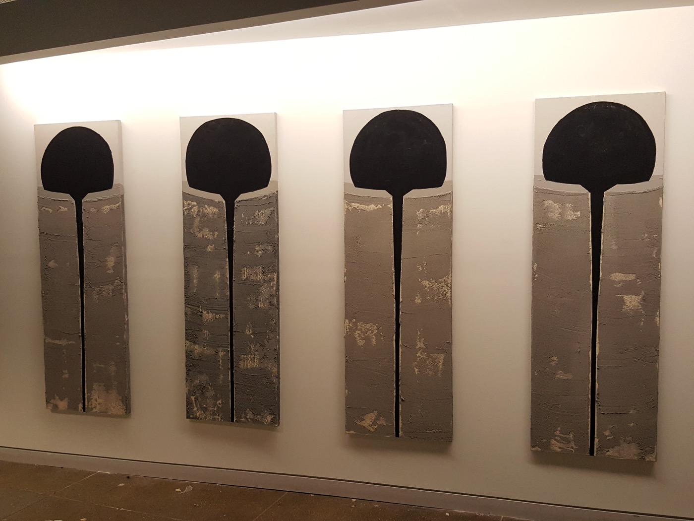 Works Whose Resonance Overcomes Its Everyday Setting