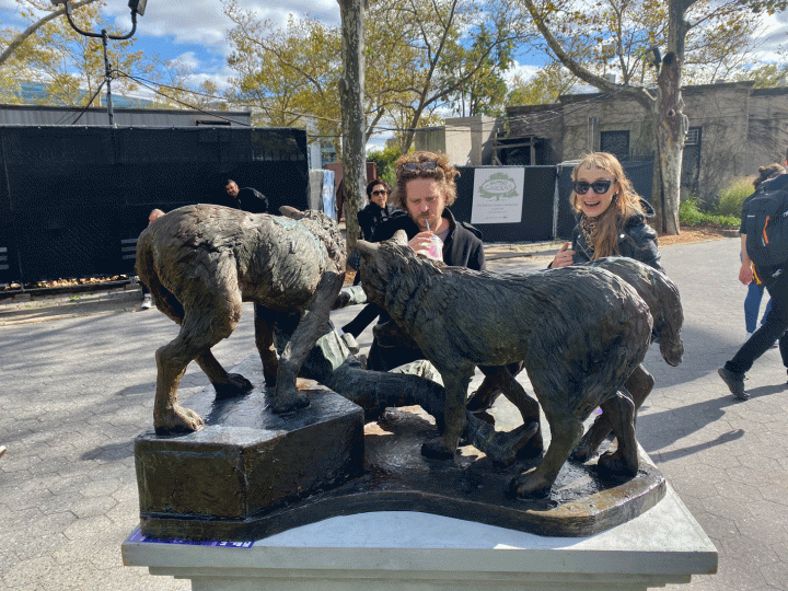 A Monument to Tourists Killed By Wolves in NYC Tells a Tall Tale