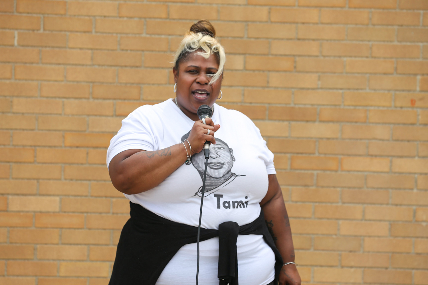 Samaria Rice, Mother of Tamir Rice, Speaks Out About Art Depicting Her ...