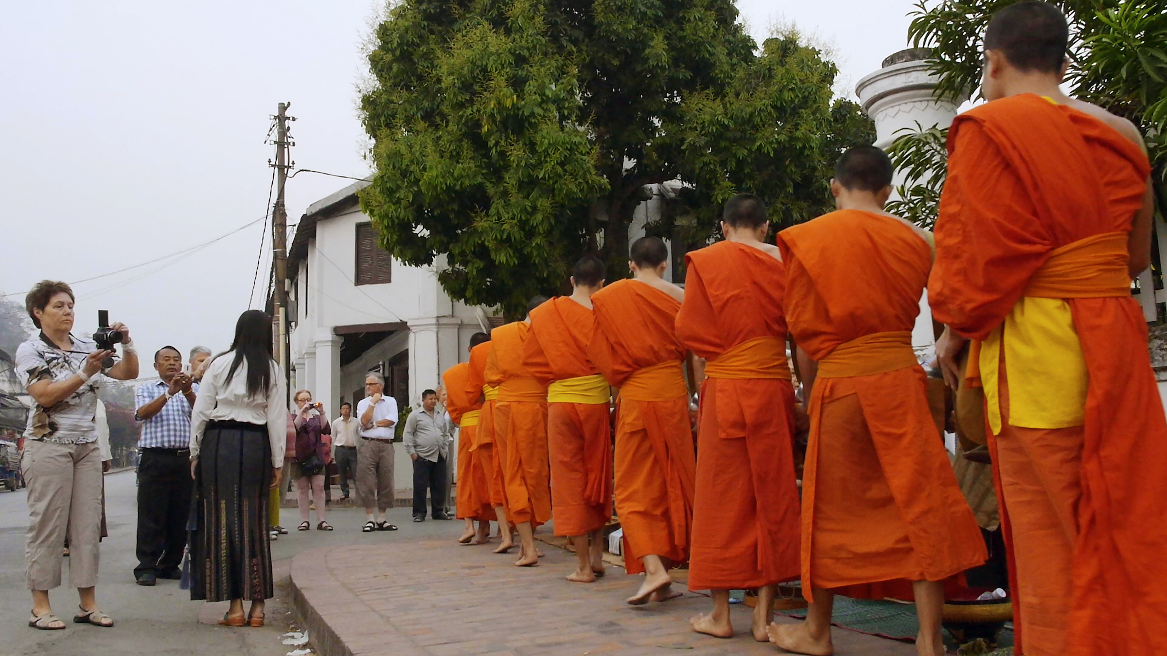 Onlookers Records the Lure of the Tourist Gaze